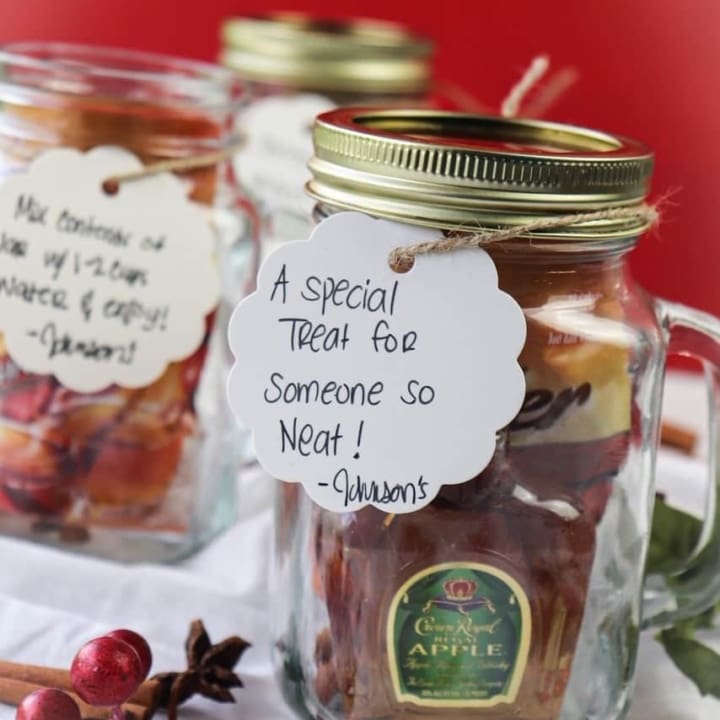 Spiked Apple Cider Cocktail - Razzle Dazzle Life