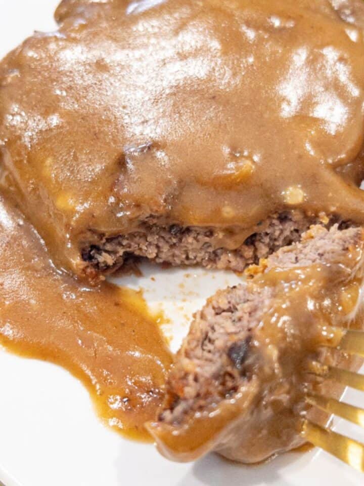 Roast Beef Sliders (with Au Jus Dipping Sauce) - Razzle Dazzle Life