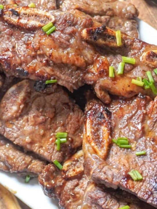 Roast Beef Sliders (with Au Jus Dipping Sauce) - Razzle Dazzle Life