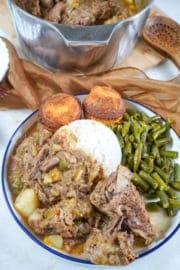 Fall off the Bone Tender Southern Neck Bones with Gravy - Razzle Dazzle ...